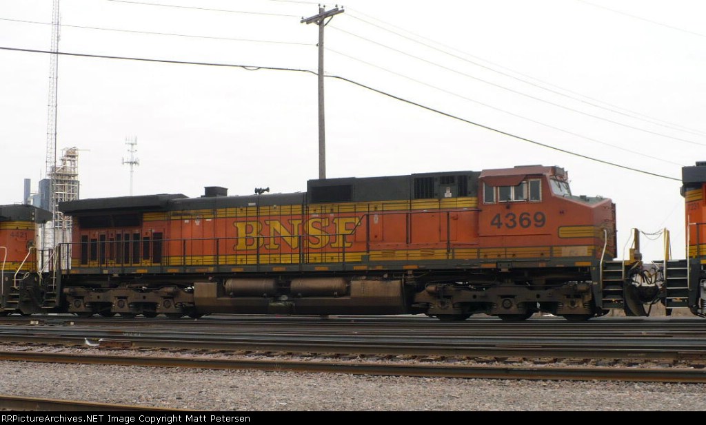 BNSF 4369